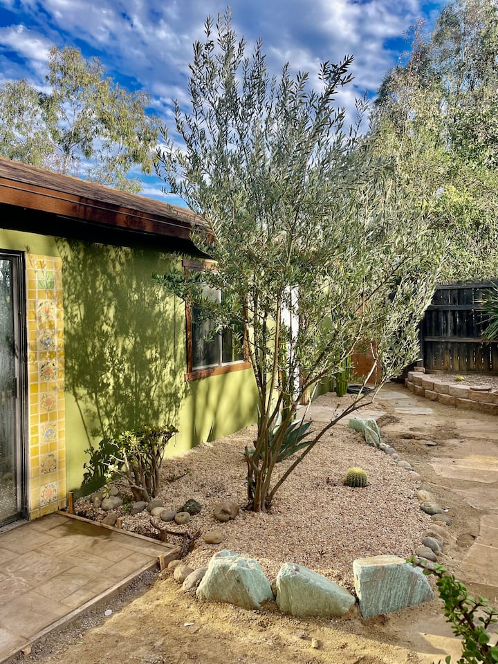 Private Topanga Home W/ Hot Tub On 10 Acre Estate - Topanga, CA