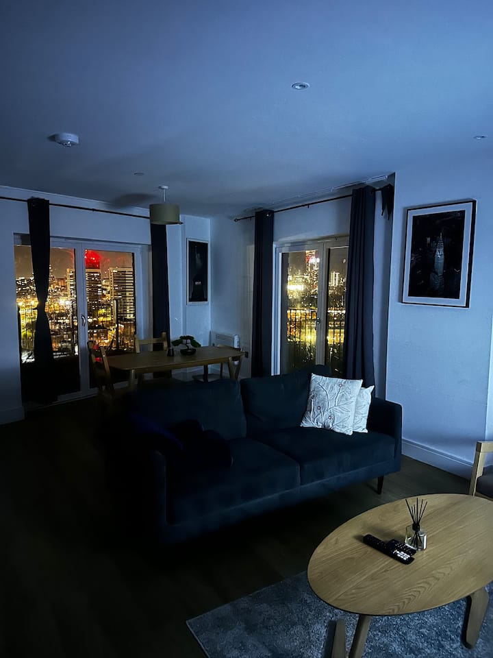 One Bedroom Flat With Balcony Views In Birmingham - 