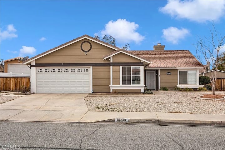 Temp Home, Fully Furnished, Modern, Spacious [V1] - Victorville, CA