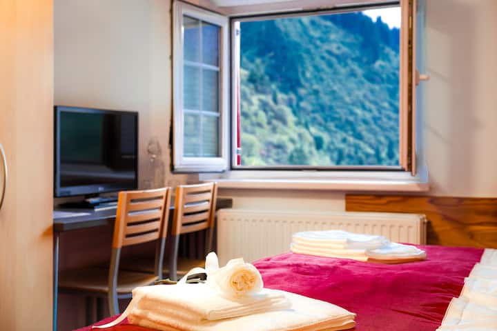 Doppelzimmer 4 – Auf Der Piste Mit Sauna-zugang - Ischgl