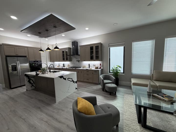 Brand New  Home Near Dfw Airport/irving - Irving, TX