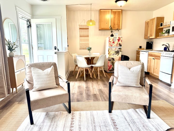 Grateful Landing - Near Airport - Des Moines