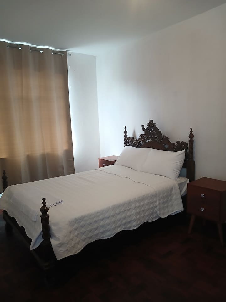 Casa Antigua Y Espaciosa - Trujillo, Peru