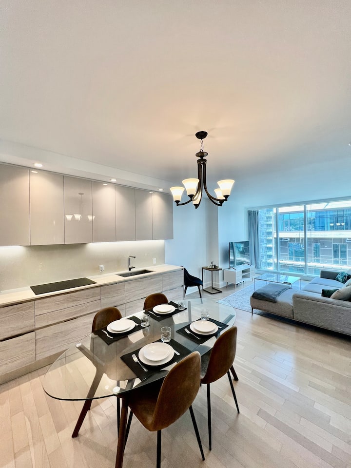 Modern Condo Downtown - Montreal
