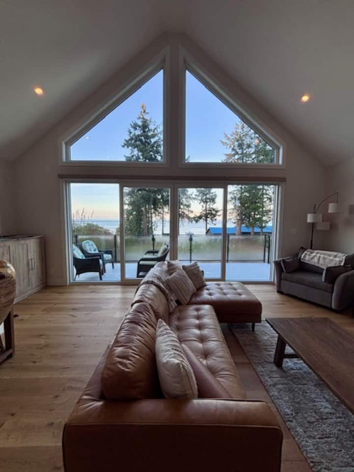 The Salish Suite At Bates Beach - Canada