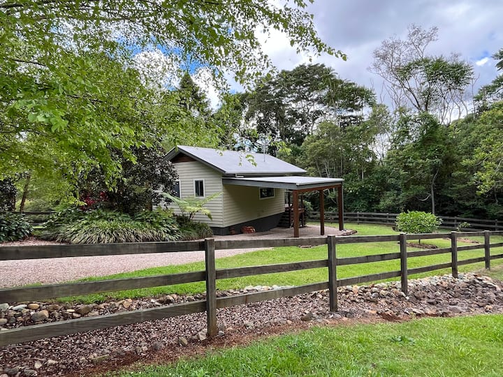 Tee By The Creek - Maleny