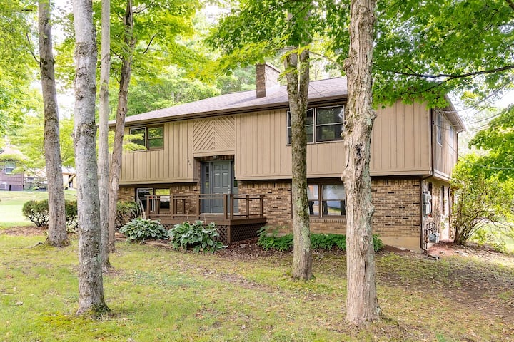 Split Level Home - Perfect For Multiple Families - Boston, NY