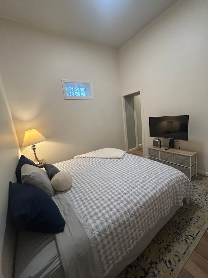 Charming Studio In Historic St Anne’s - Dayton, OH