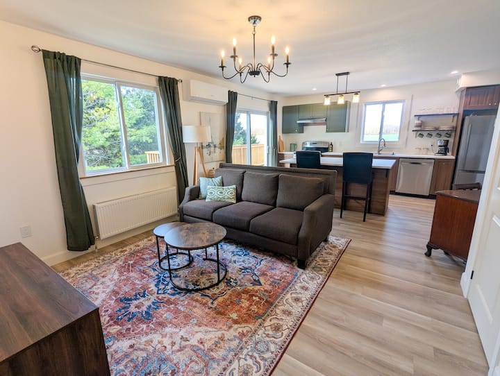 The Red Haus, Boutique Retreat - Listowel, ON, Canada