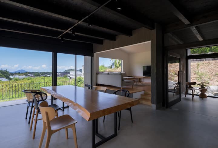 遠く空と海を眺める糸島の一棟貸し民泊施設「二丈岳のふもと」 - Itoshima