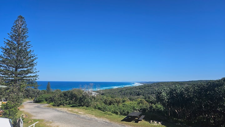 Spectacular Beach Views And Room To Fit Everyone - North Stradbroke Island