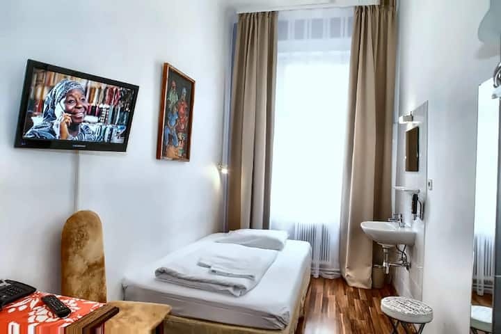 Mariahilferstraße I Close To Metro I Free Wifi - Wien