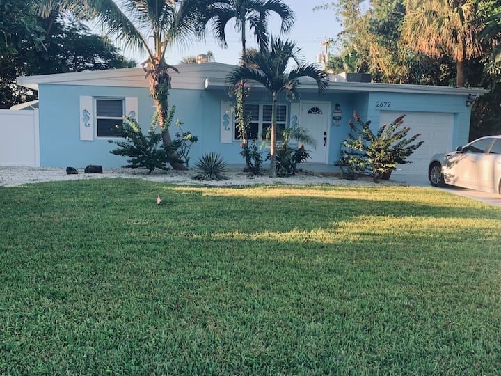 N. Palm Beach Tropical Retreat Ada-pet Friendly - Juno Beach, FL