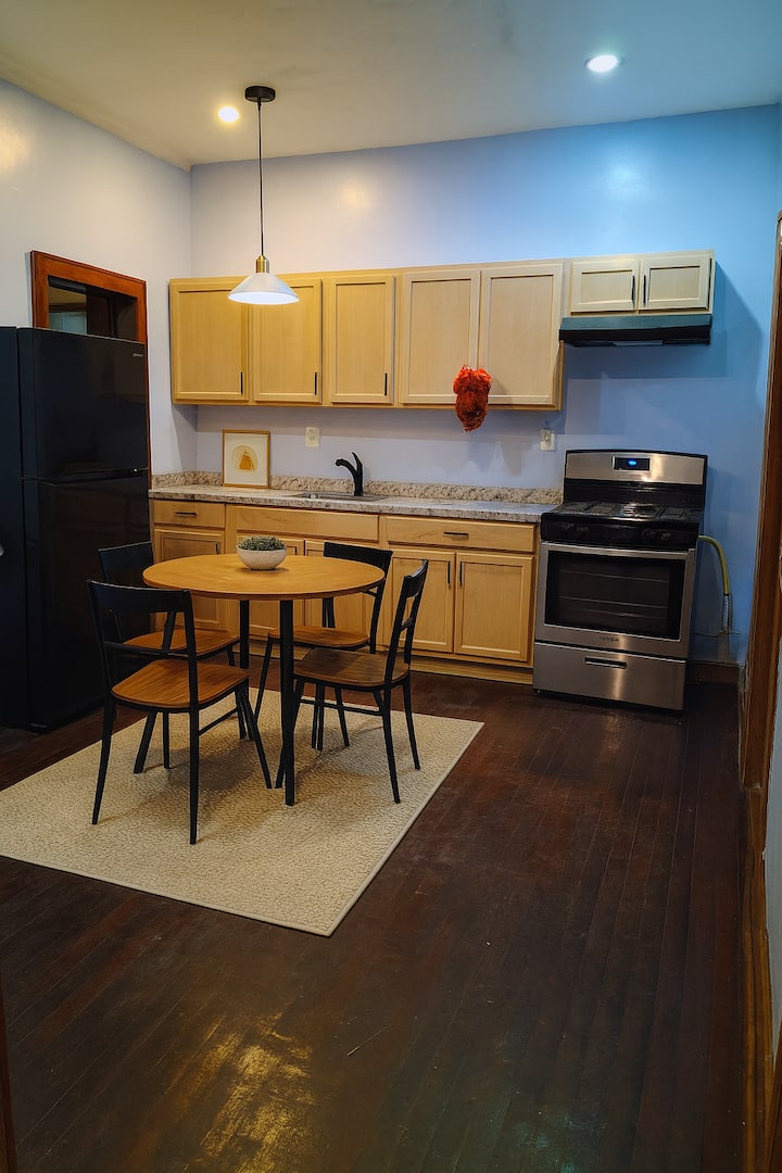 2 Bedrooms, 1 Bathroom [Huge] Furnished Apartment - Nassau, NY
