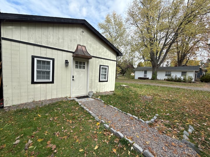Beautiful Mini Home By The Lake - Canandaigua, NY