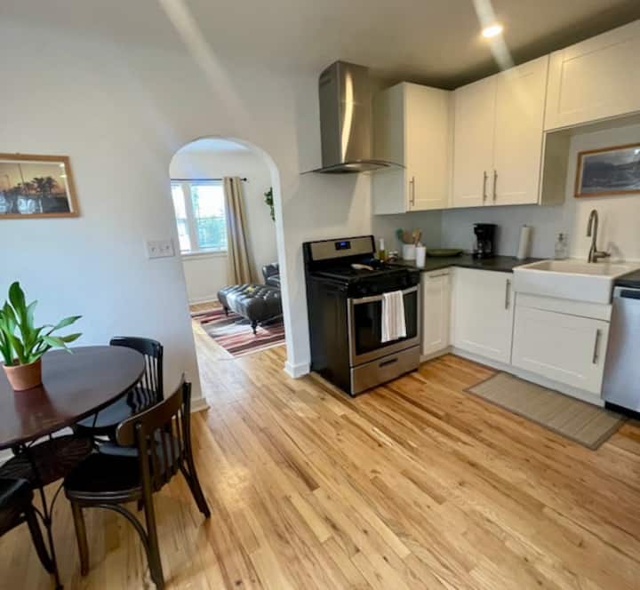 Bright, Airy Bungalow - Near Airport & Anschutz - Aurora, CO