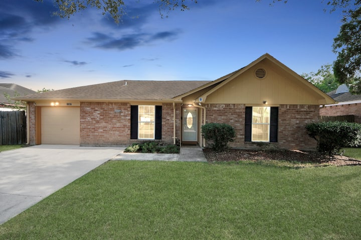 Cozy 3br Retreat Near Nasa + Hobby Airport - Pasadena, TX