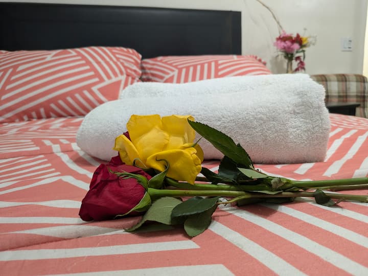 Sunrise Suite Private Entrance Kitchen/bathroom - Long Beach, CA