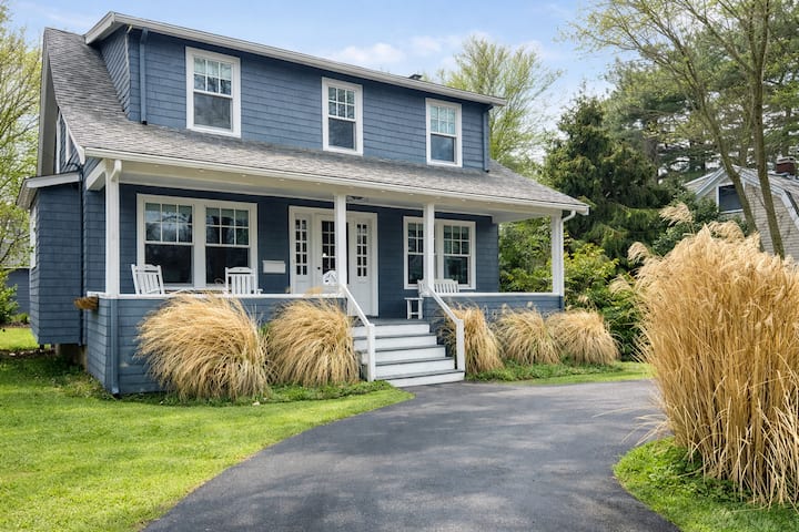 Wellesley Cottage • On Brook Path, Walk To Town - Sudbury, MA