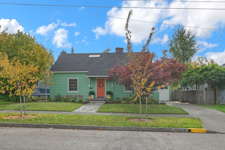Welcome To Carrot Top! Walking Distance To U Of O! - Eugene, OR