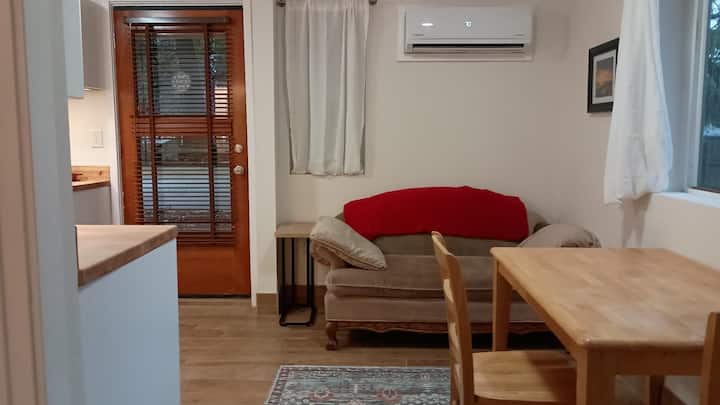 Cute 1 Bedroom Apartment With Private Entry - Mount Vernon, WA