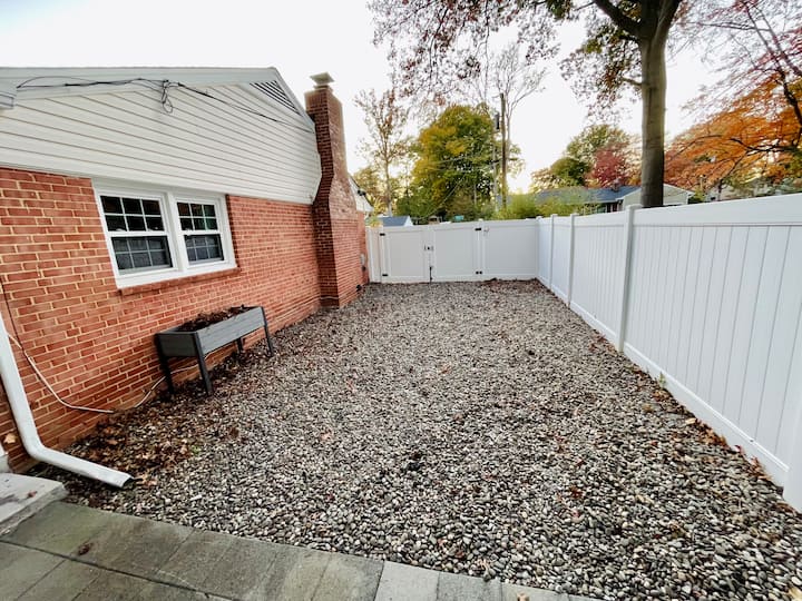 Park Your Camper Here! Gravel Lot Near Lake &Trail - Fairfax, VA