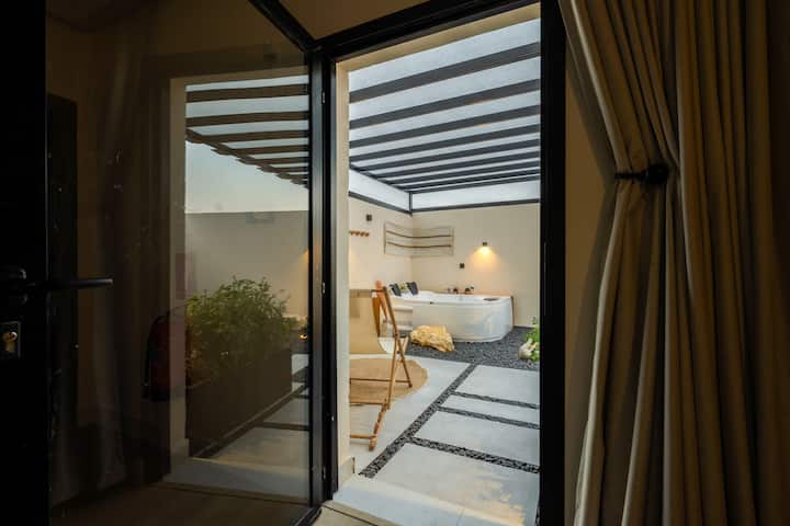 Spacious • Jacuzzi • Outdoor Area • Bbq • 5g Wi-fi - Saudi Arabia