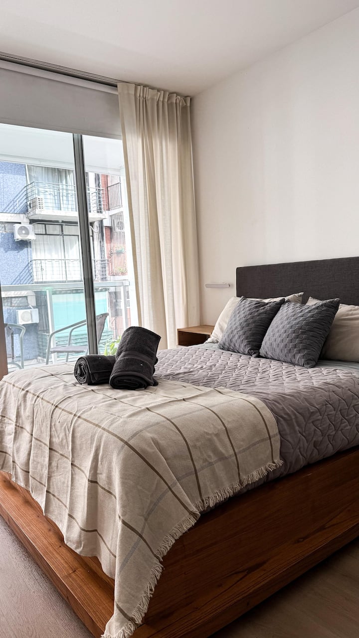 Estudio Moderno Y Luminoso En Recoleta Con Balcón - Buenos Aires