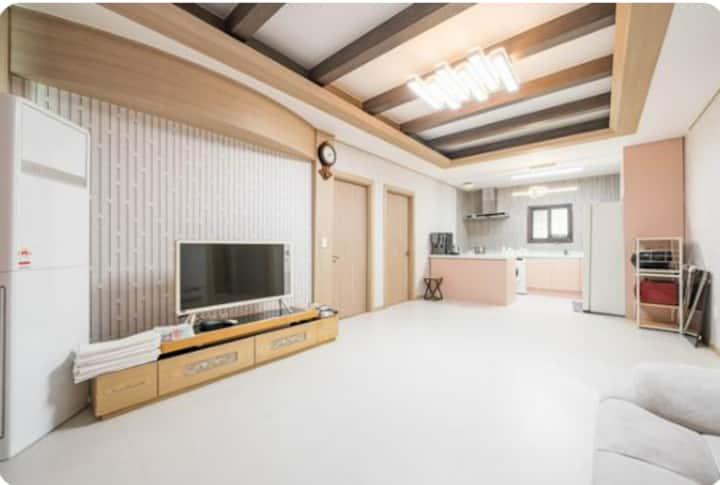 서산,대산,지곡면 팬션형룸 집보다 편안한장소제공 최대12명가능 - 서산시