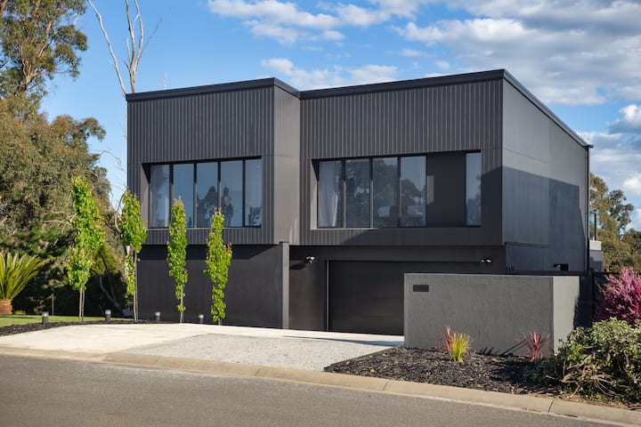 Izzy's Retreat - Creswick