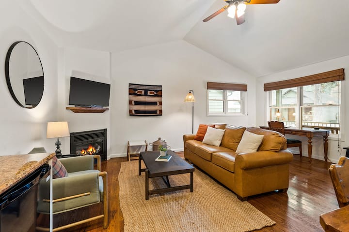 2 Queen Beds And Queen Sofa Bed In Bigfork - Bigfork, MT