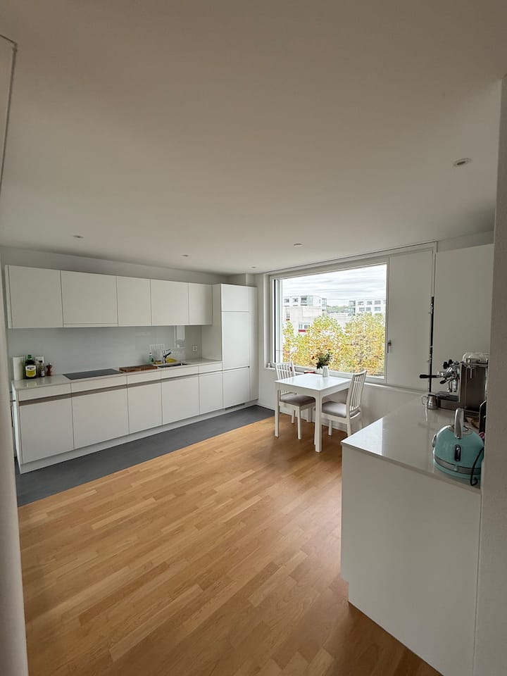 Stylish Lake Retreat – 100m From The Water - Stans