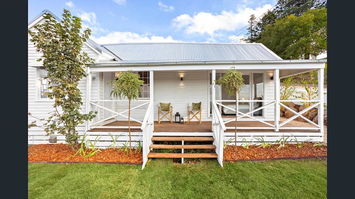 Beautiful Daylesford Cottage With Stunning Views - Daylesford