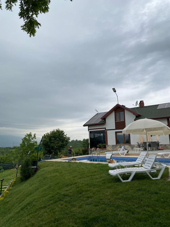 Göl Manzarası Ve Doğayla Birlikte Huzuru Keşfet - Sapanca