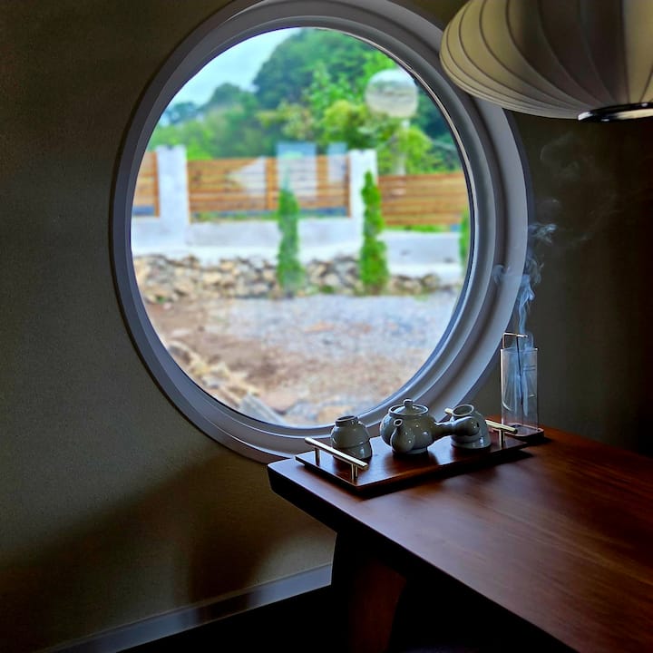 푹스테이 / 고즈넉한 시골 마을에서 즐기는
순도 100% 감성 한옥 독채 숙소 - 정읍시