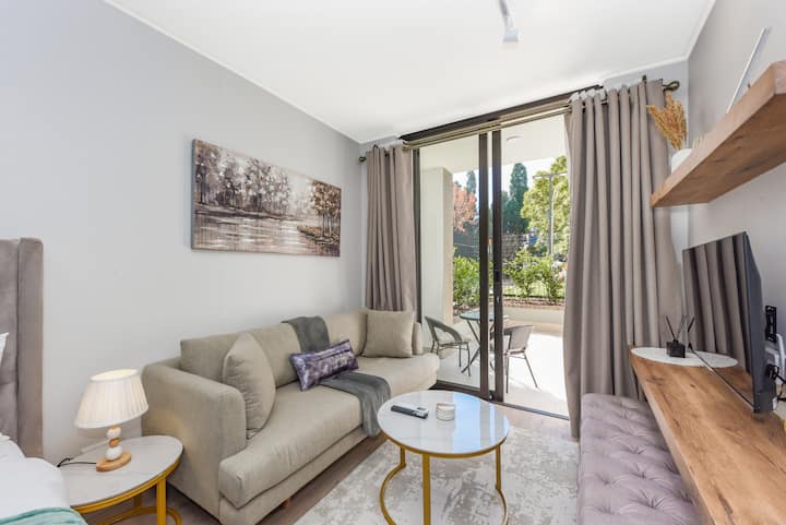 Rosebank Living: Chic 1 Bedroom - Johannesburg