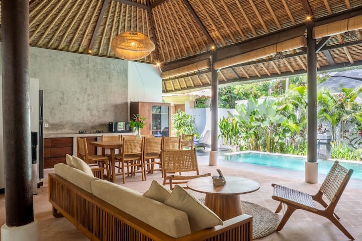 2-bedroom Balinese Style Villa In Balangan - Australia