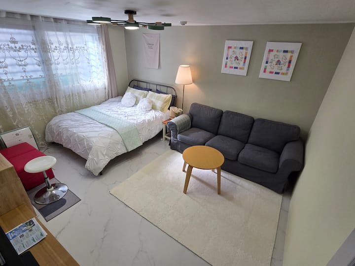 북한산 자연의 느낌과 도시의 편리함/아늑한반지하/합법2룸2베드#미스터멘션 - Seul