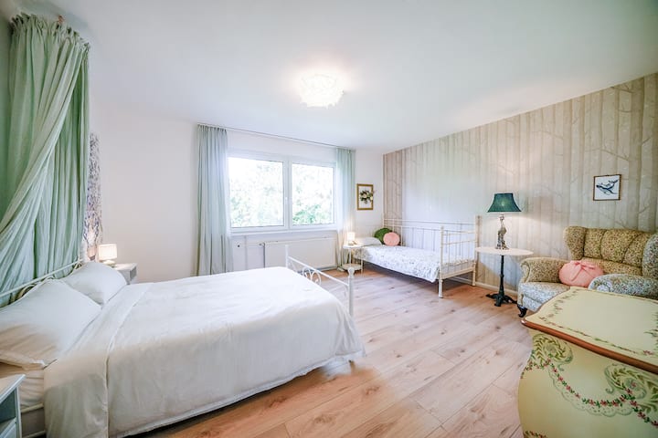 Cozy Fieldside Home – Near Berlin & Potsdam - Teltow