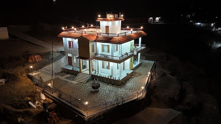 The Kafal Courtyard : Luxury Villa In Almora - Almora