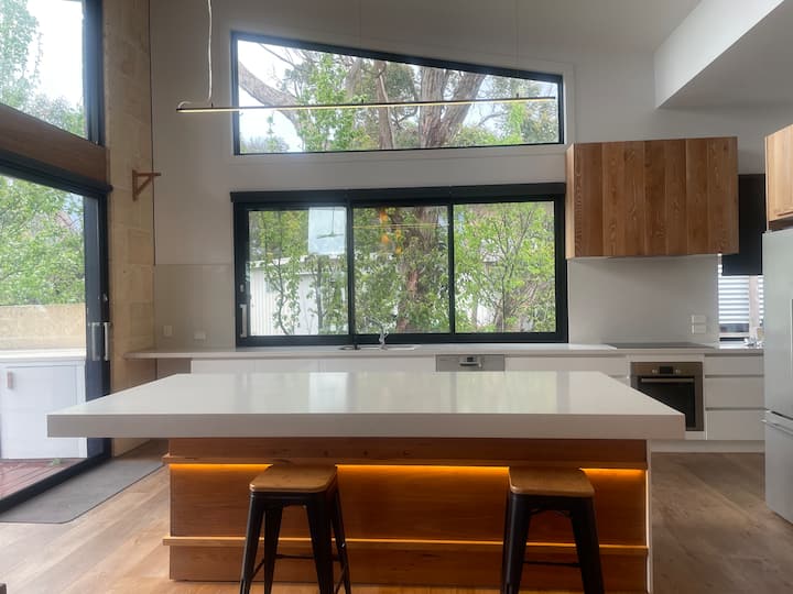 Freda House Stunning Architectural Beach House - Inverloch