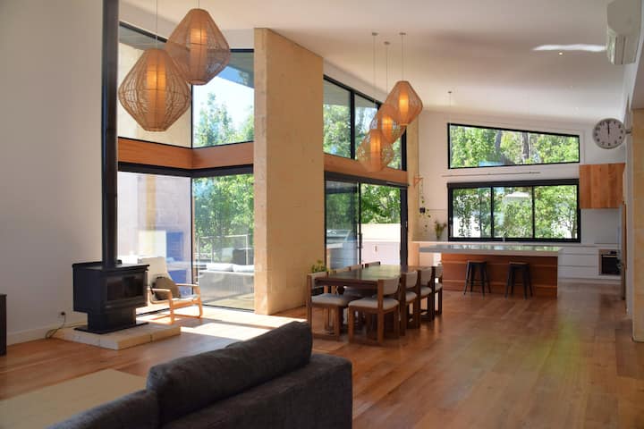 Freda House Stunning Architectural Beach House - Inverloch