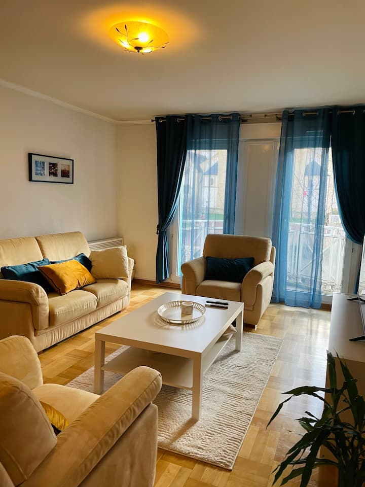 2 Chambres Et Un Salon à 2 Min De Metz - Montigny-lès-Metz