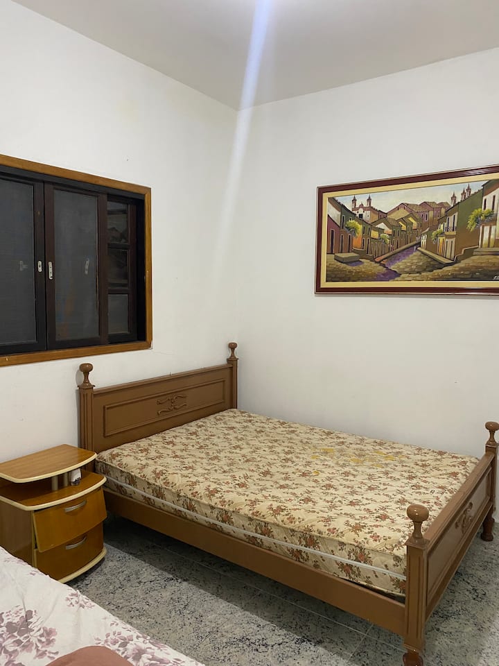 Edícula Em Peruíbe - Peruíbe