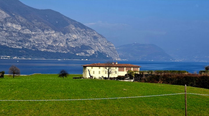 Vista Lago A Iseo. Famiglie, Amici, Natura E Sport - Iseo