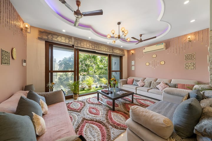 Modern Mirage 4bhk Stunning Luxury Spacez Villa - Bangalore