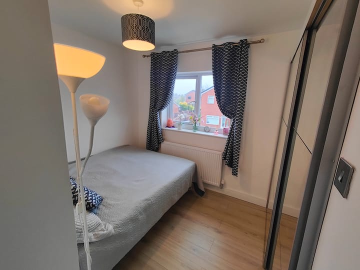 Room With Double Bed - Warrington