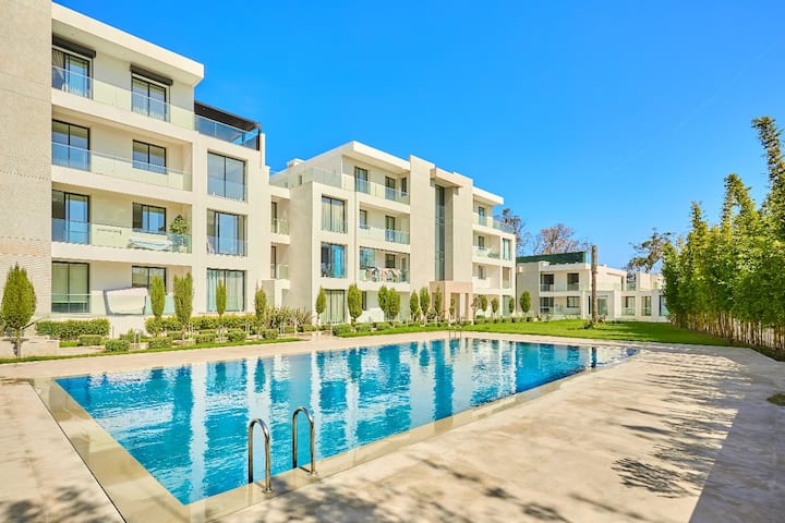 Premium Hideaway| Forest & Pool Access | Sleeps 8 - Tangier