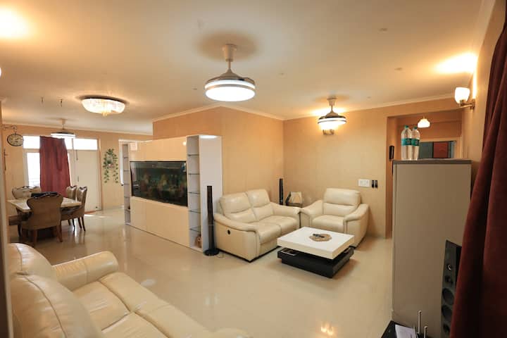 Cozy 3bhk Oasis |Balconyviews Attached Washrooms - Bahadurgarh