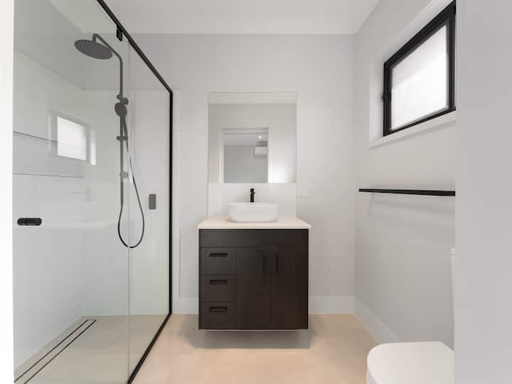 Modern Guest Studio W/kitchen& Wi-fi-private Entry - Ipswich, Australia